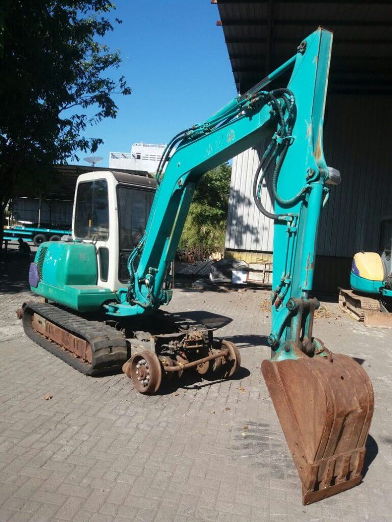 EXCAVATOR KOMATSU PC40MR-1 - Produsen dan manufaktur trailer dan karoseri